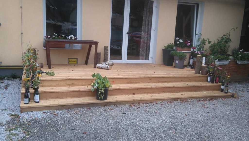 Terrasse mit Stufen in Lärche | Dirninger GmbH